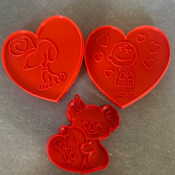 Kitchen | Lot Of 3 Valentine Heart Snoopy Charlie Brown Peanut Koala ...